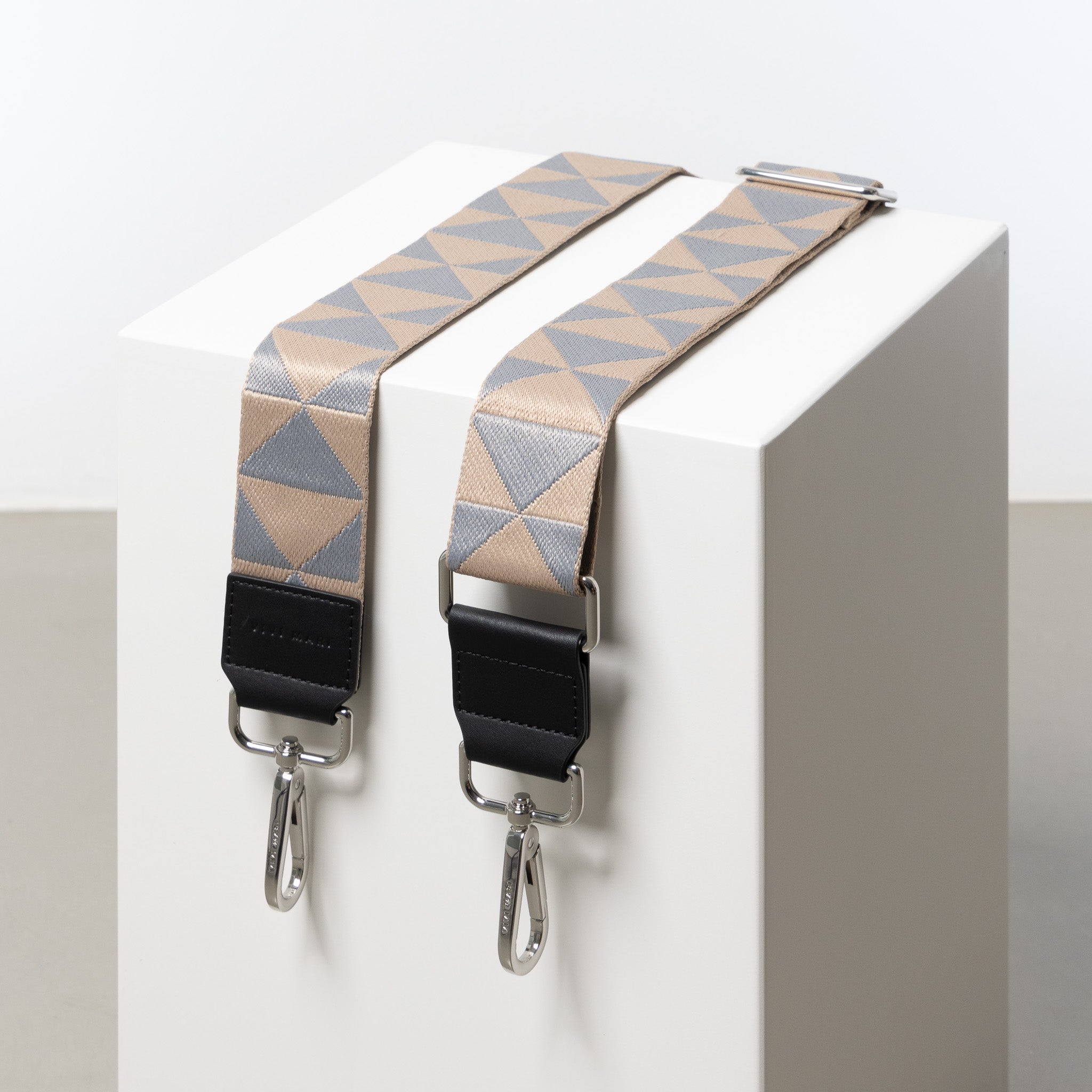 strap triangles grey/beige - black - VIVI MARI